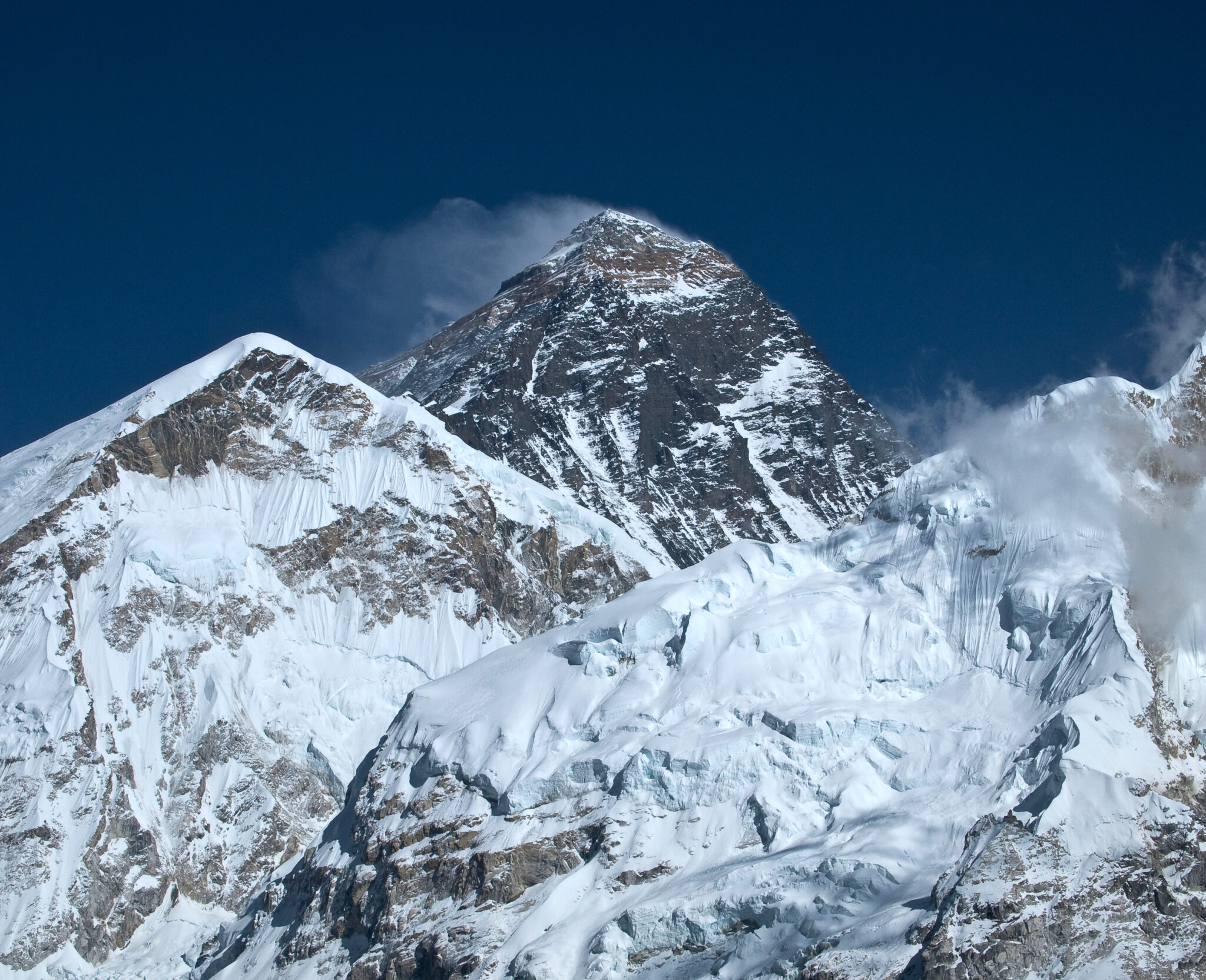 The Mysteries of Mount Everest: Unexplained Phenomena and Lost Climbers